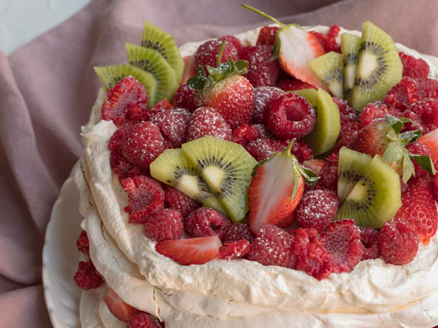 Pavlova Layer Cake | Female.com.au
